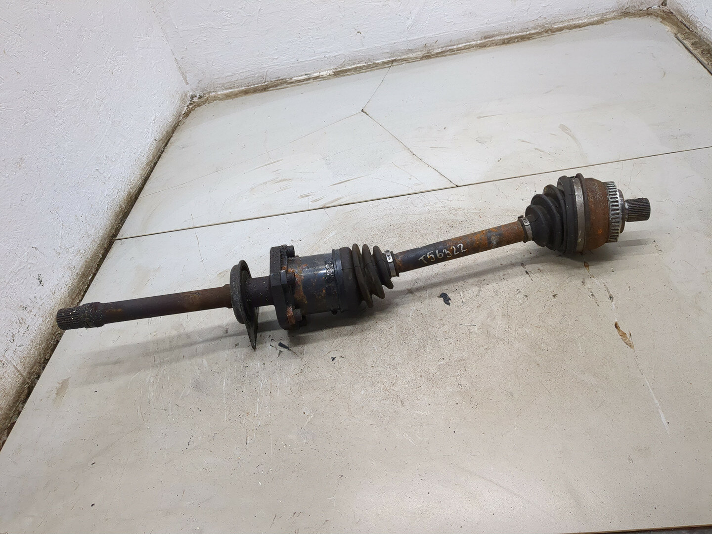 Полуось (вал, шрус) правая передняя Volkswagen Sharan Б/У