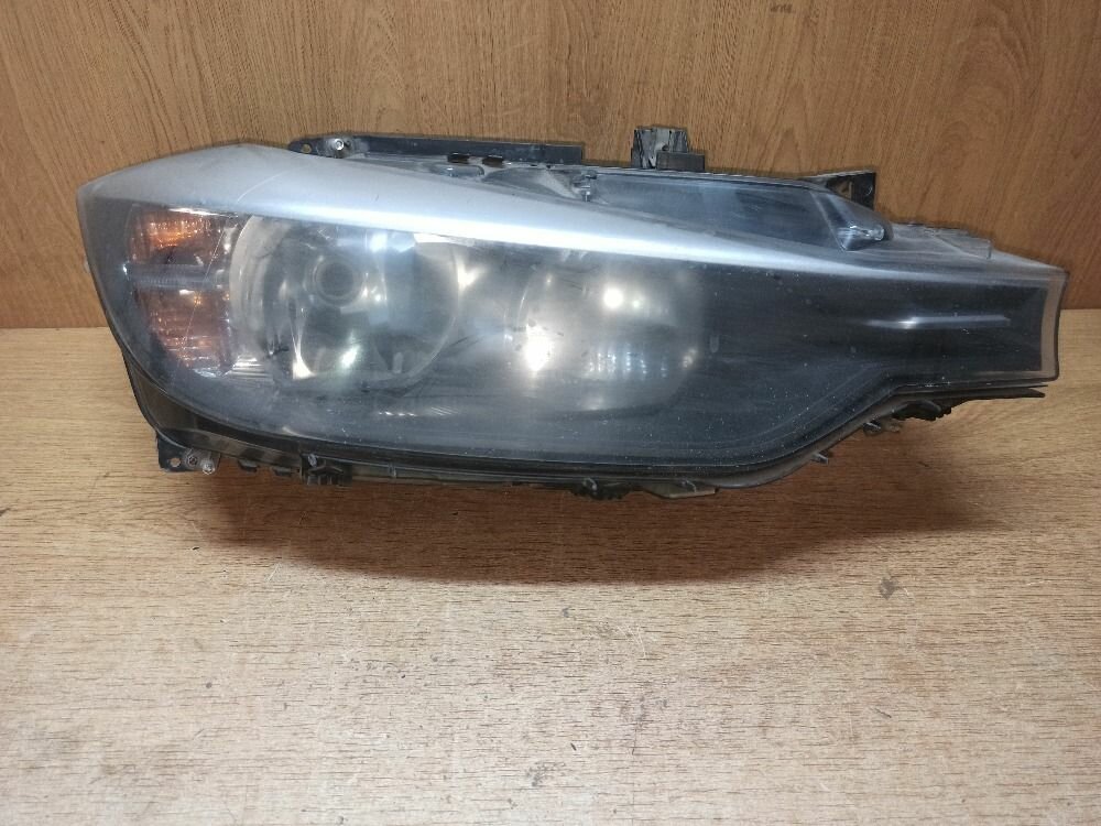 Передняя правая фара BMW F30 дорестайлинг галоген 63117259524