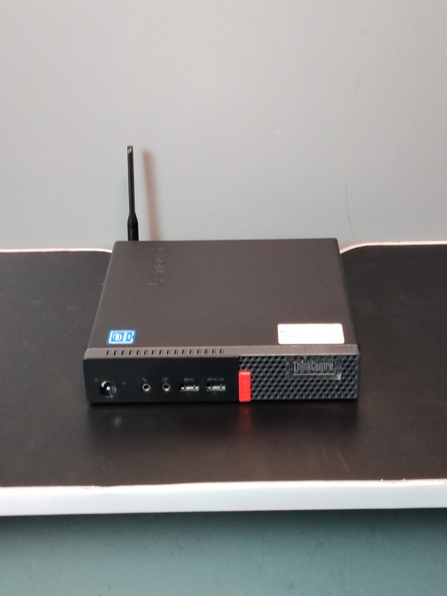 Неттоп Lenovo ThinkCentre M710q Tiny Intel Core i3 6100T /DDR4 8ГБ/ 256Gb SSD / Intel HD Graphics 530/ Windows 11