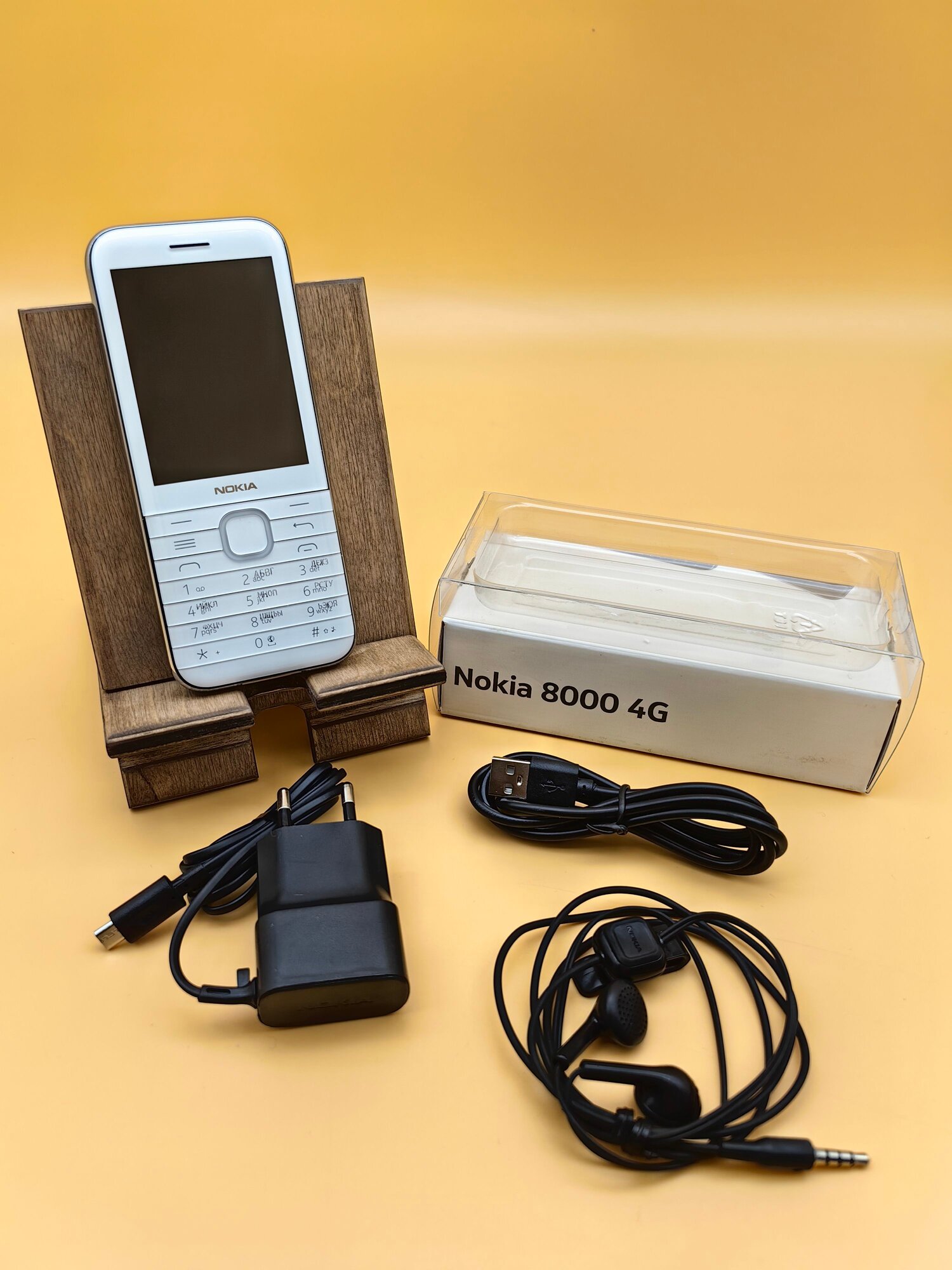 Мобильный кнопочный телефон Nokia 8000 4G, Белый