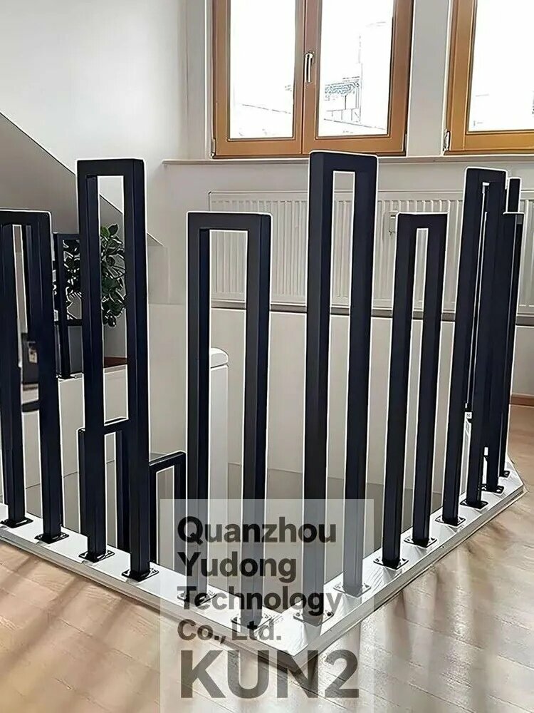 Металлические прямые перила, кованые ограждения для дома, террасы, крыльца (чёрные, высота 8501100 мм)