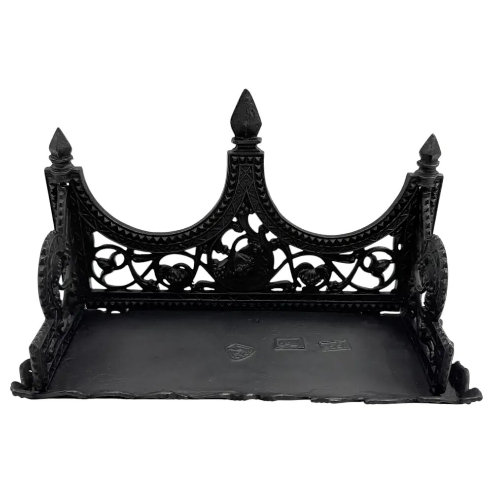 Чугунная настенная полка "Ажурная" 1958 г. Куса, СССР