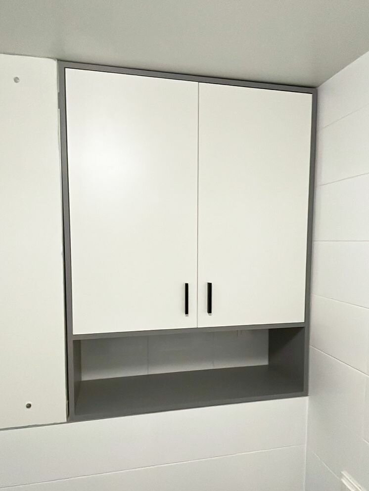 Шкаф встраиваемый в нишу ПИК для ванной комнаты