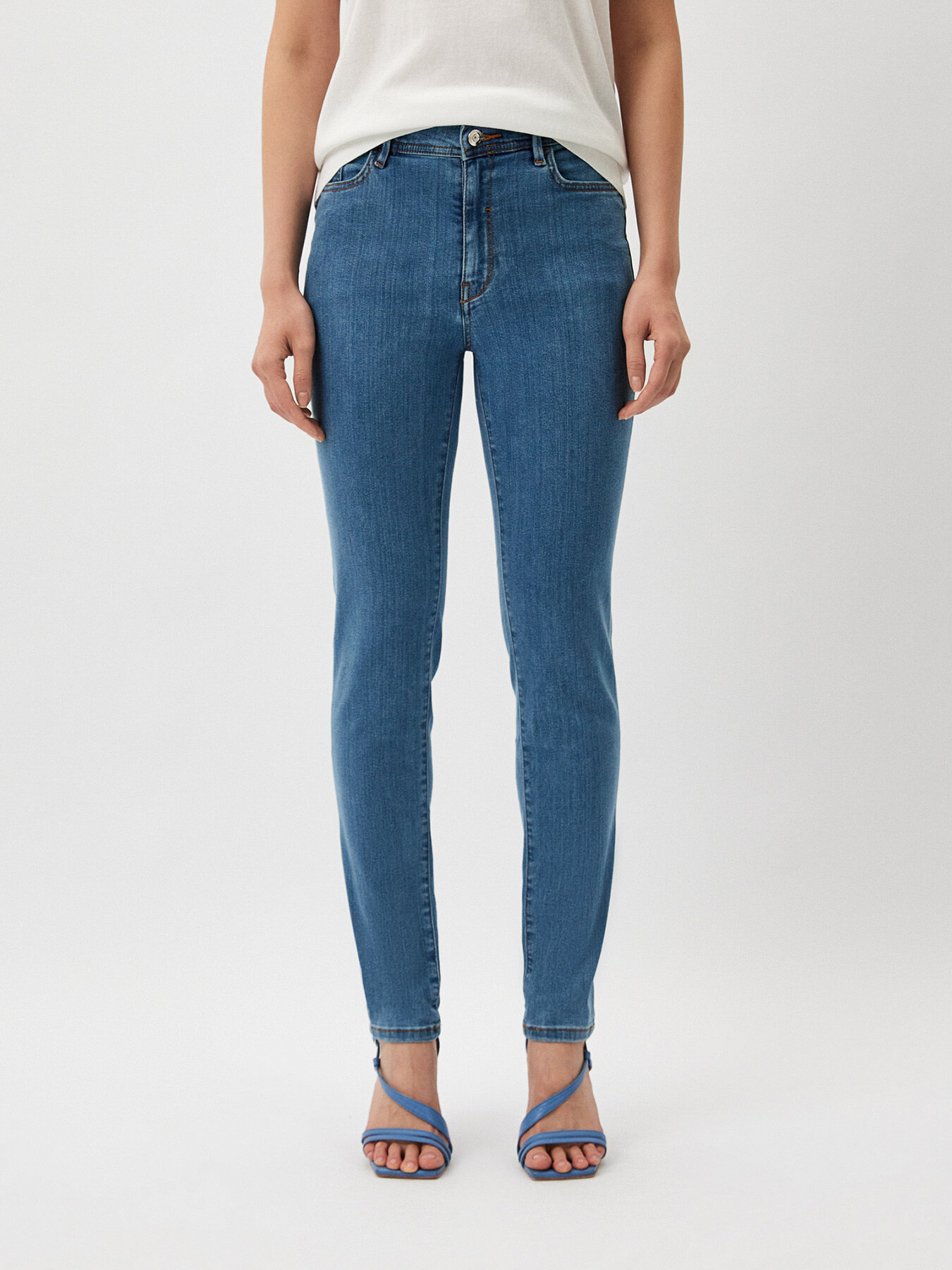 Джинсы скинни 