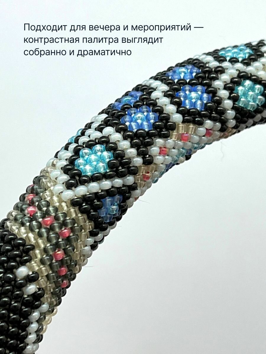 Колье, бисер, длина 47 см, красный, голубой, черный, белый — фото 1