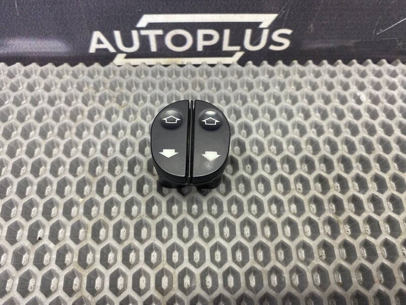 Кнопка стеклоподъемника Ford Fusion 2009 (1.4 FXJA) Б/У с пробегом