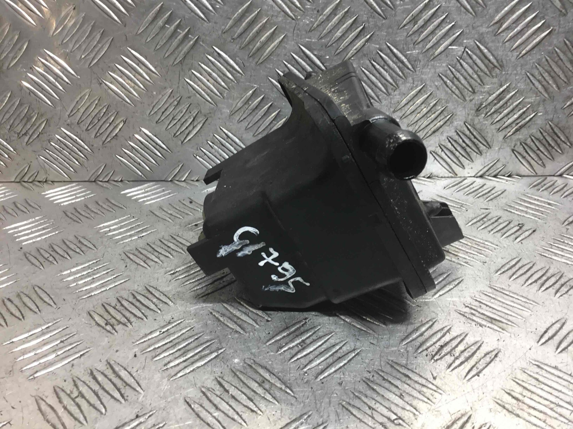 Б/У Бачок гидроусилителя Volkswagen Golf 4 поколение (1997-2004) 2003 г.