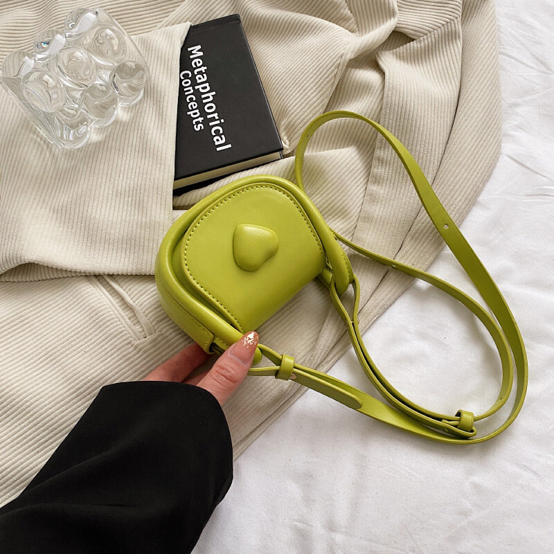 Модная нишевая корейская версия мини-сумочки в форме сердца для девушек, аксессуар через плечо, маленький кошелек для монет, женская сумка.