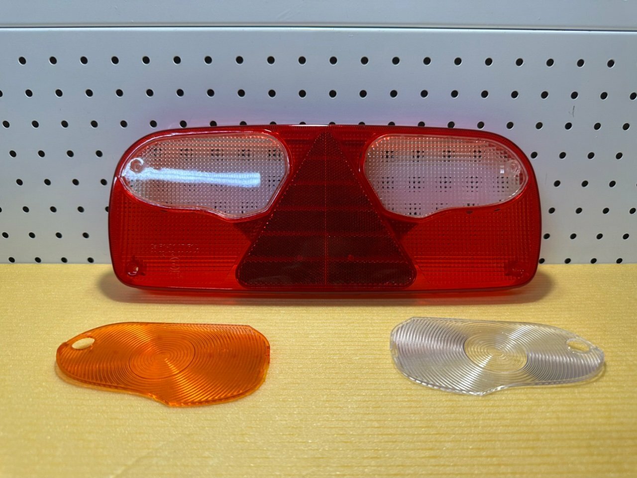 Рассеиватель фонаря заднего лев./прав. SCHMITZ ECOPOINT (шмитц)