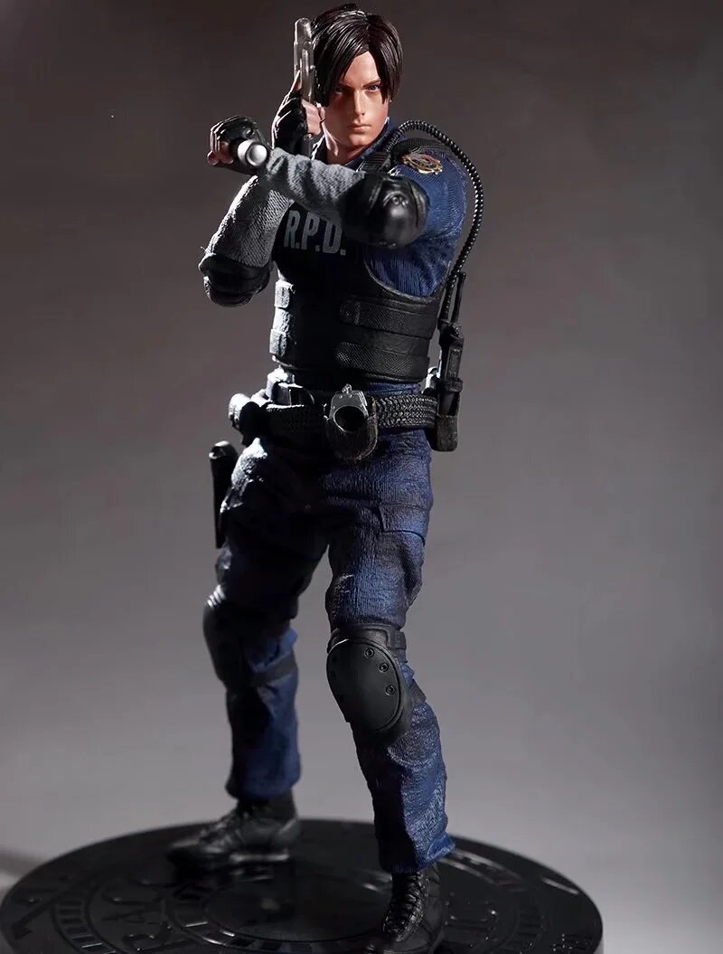 Фигурка Resident Evil Леон, Bandai, цвет Leon, без коробки