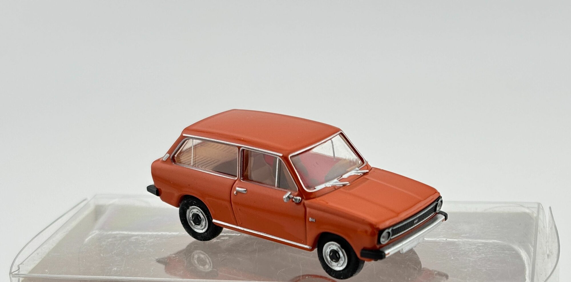 Brekina Ho 1:87 Модель автомобиля DAF 66 Kombirot