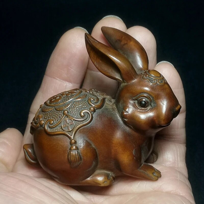 Антикварная статуя кролик из самшита