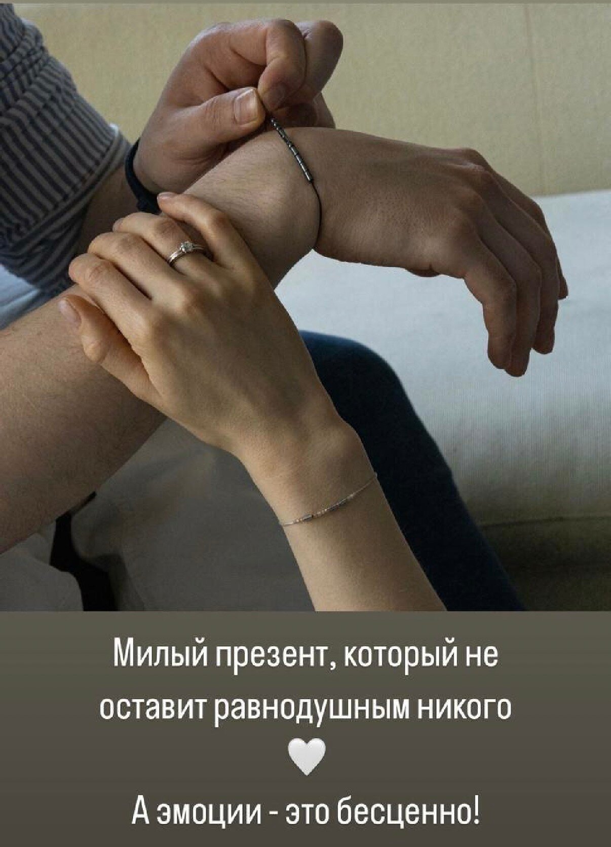 Жесткий браслет magiccode.brand, 1 шт., размер one size, красный — фото 1