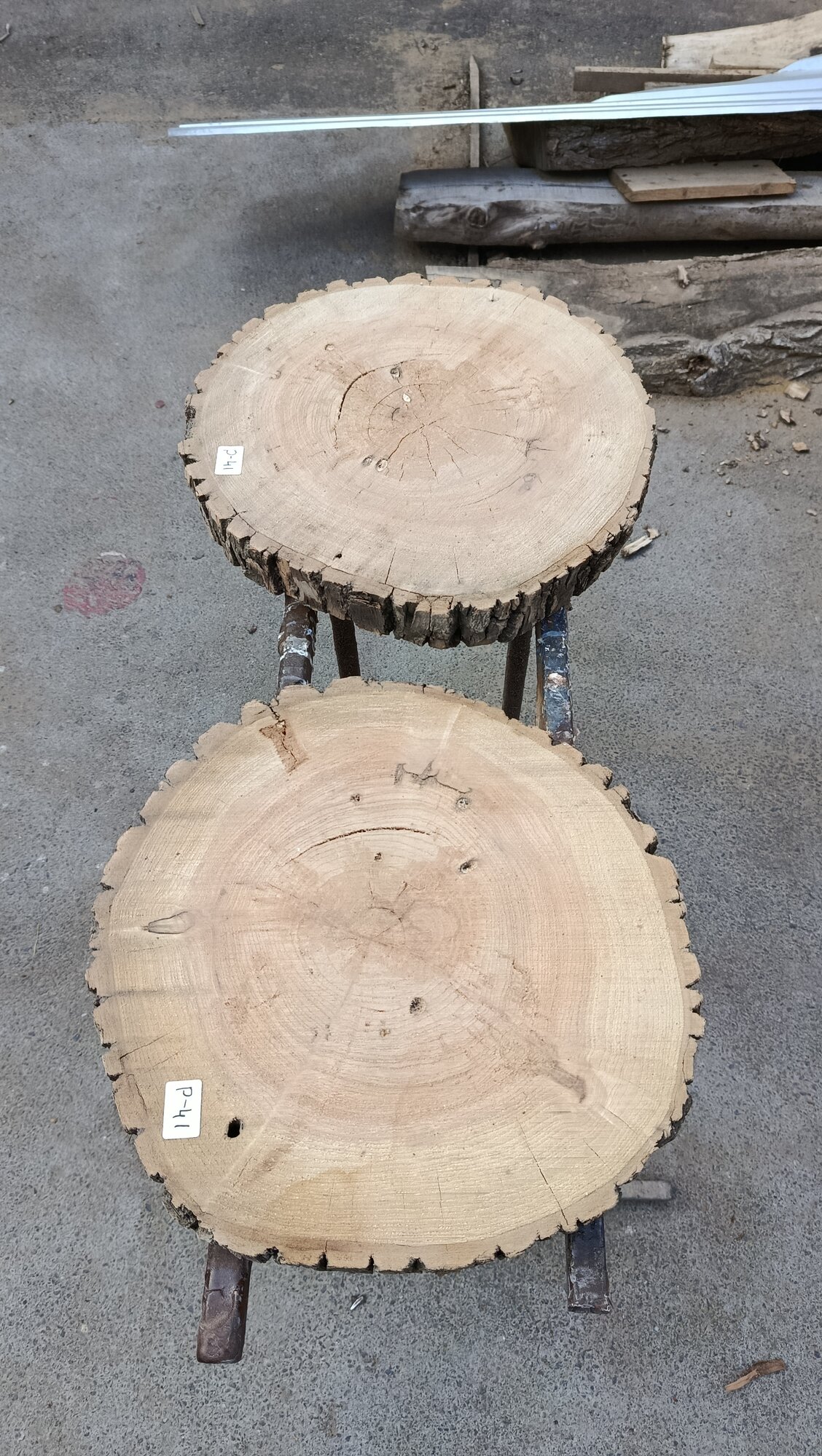 Спил из ясеня, комплект из 2-ух штук ,38х30х4,5см,36х34х4,5см (Р41) высушенный не фрезерован, рыхлые места