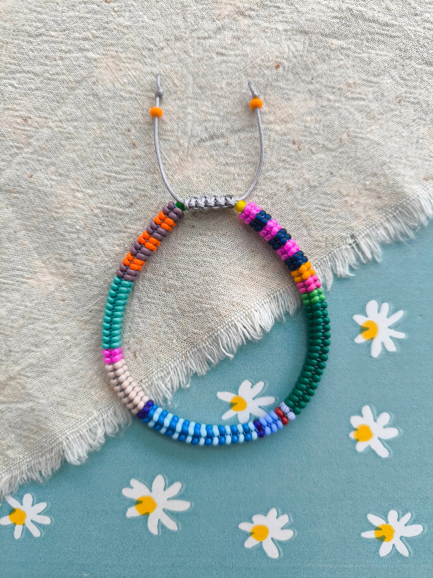 Плетеный браслет