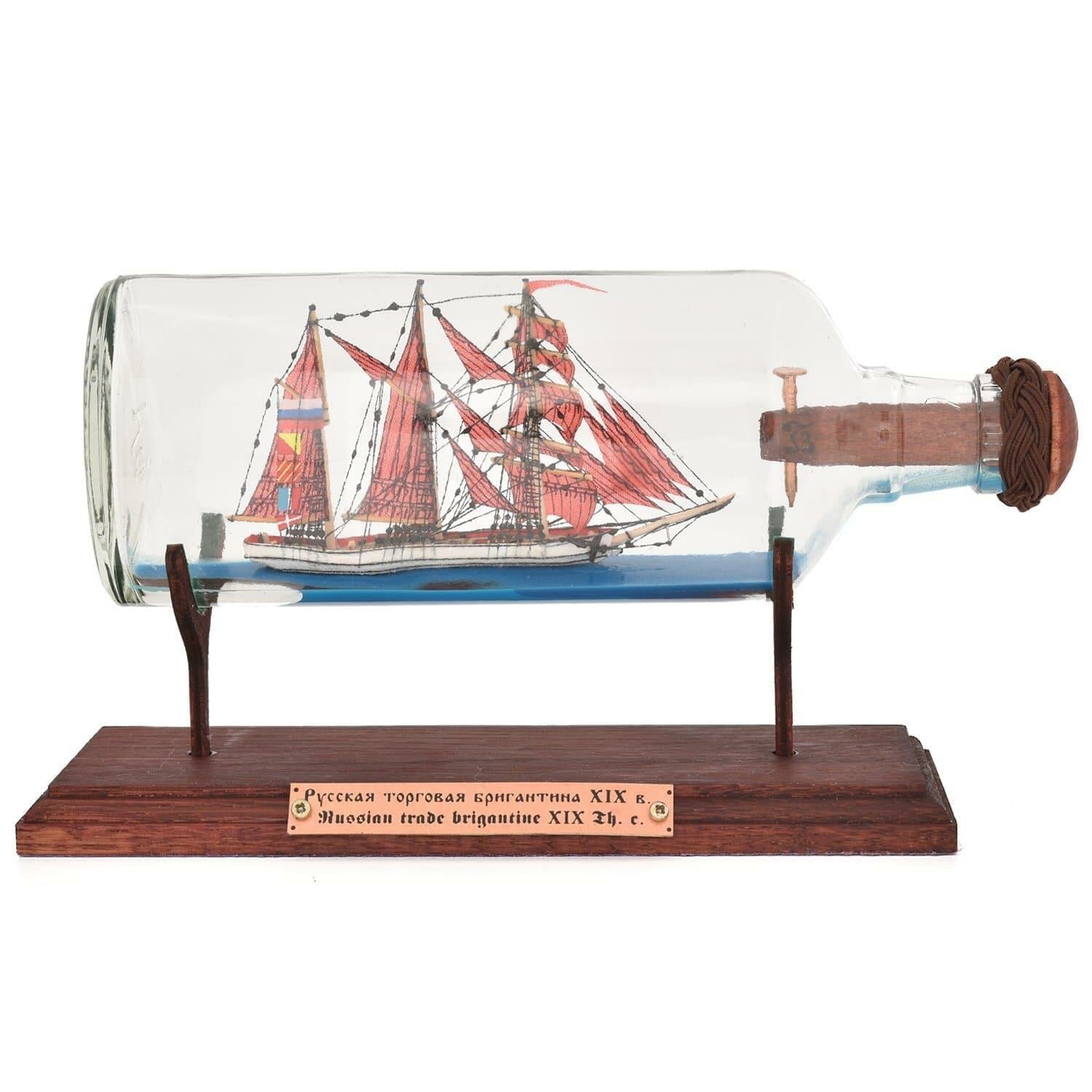 0028587 Модель в бутылке "Корабль-Бригантина "алые паруса"