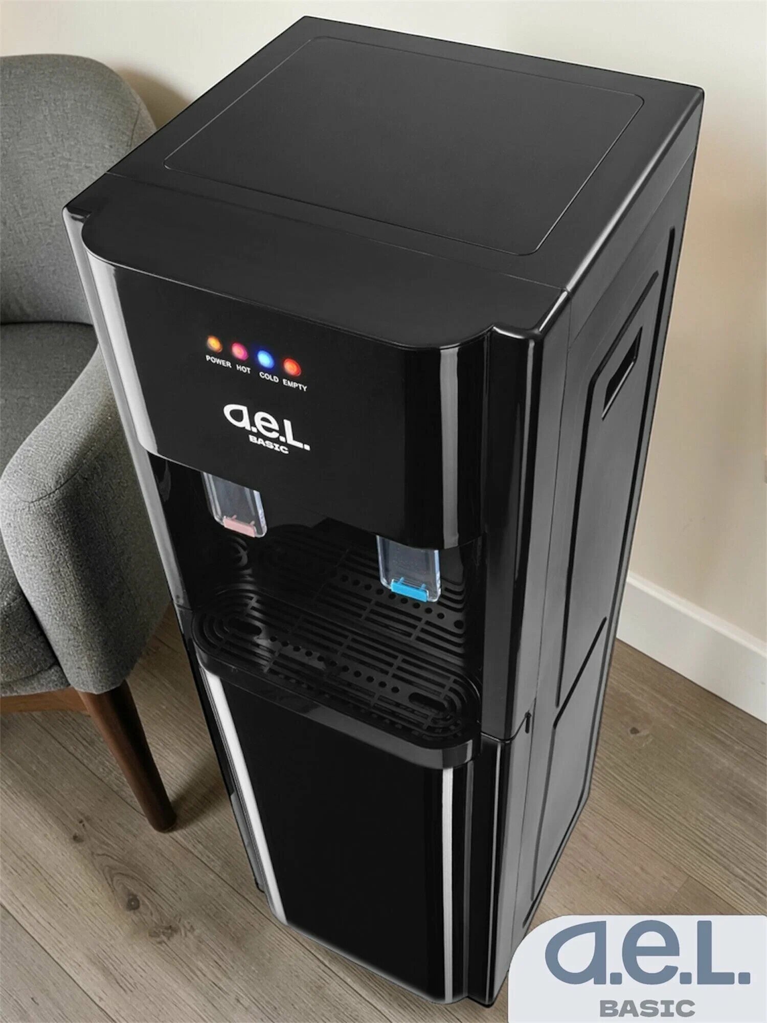 A.E.L. BASIC LD-816A Black, гарантия 12 месяцев. Кулер с нижней загрузкой.