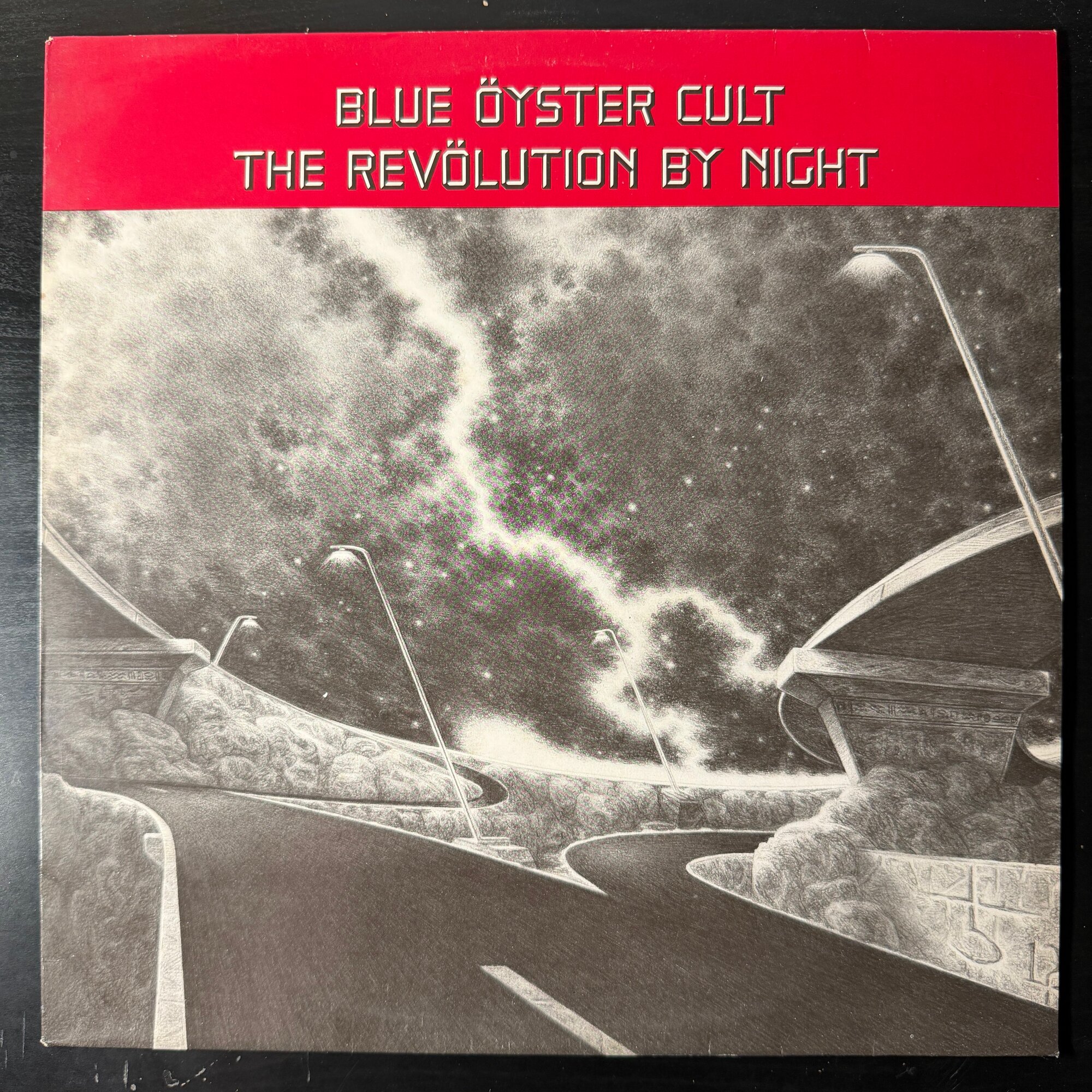 Виниловая пластинка Blue oyster Cult - The Revlution By Night (Голландия 1983г.)