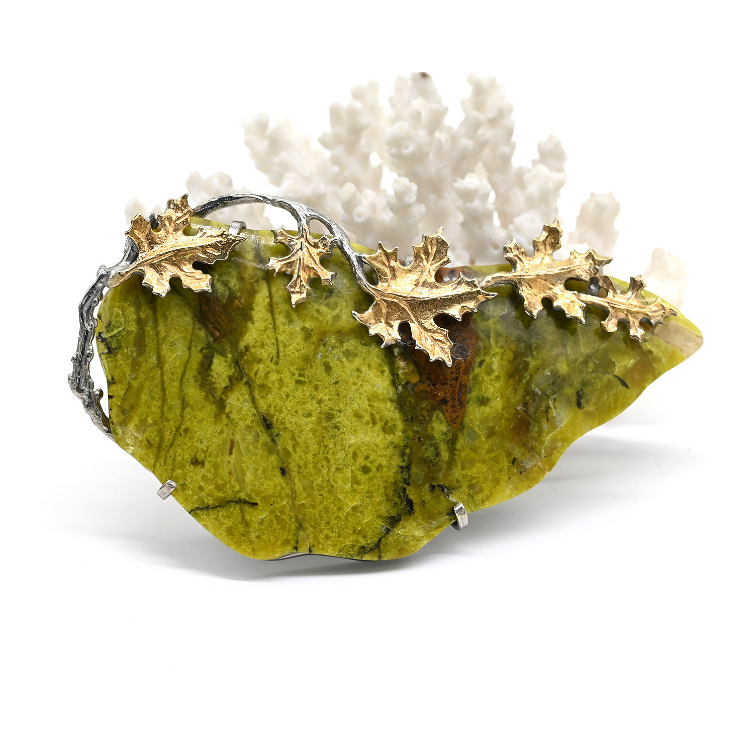 Брошь, опал