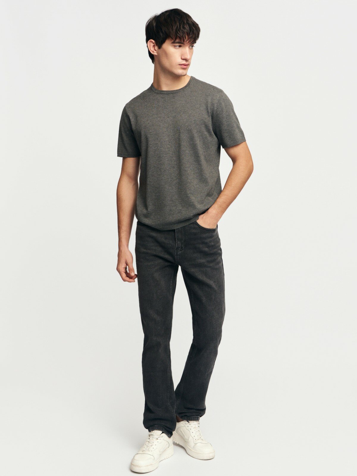 Джинсы зауженные 