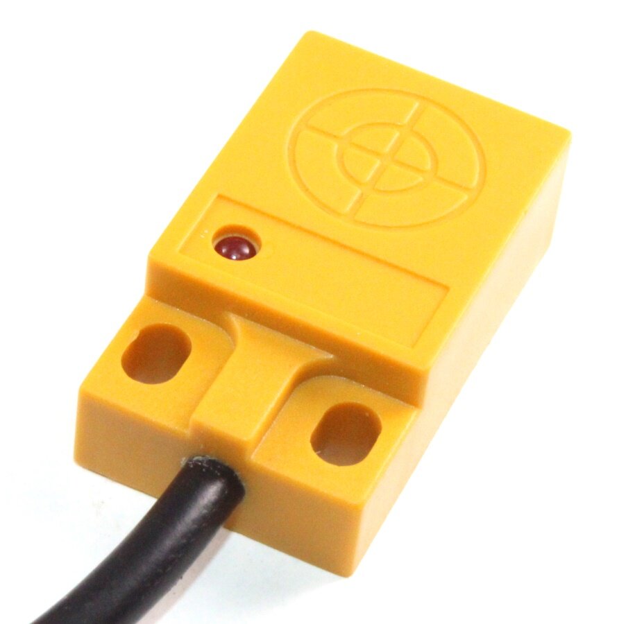 TL-W5MC1-P-NO, Индуктивный датчик приближения, (0-5 мм, PNP, NO, 6-36V)