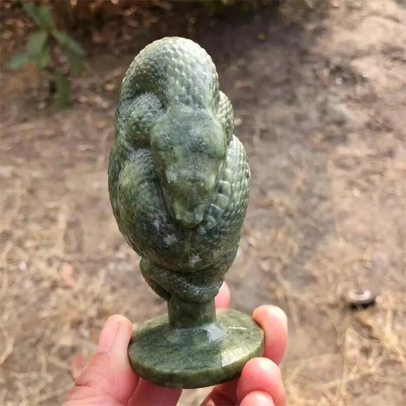 Зеленый нефрит, резьба змея, 1 шт.