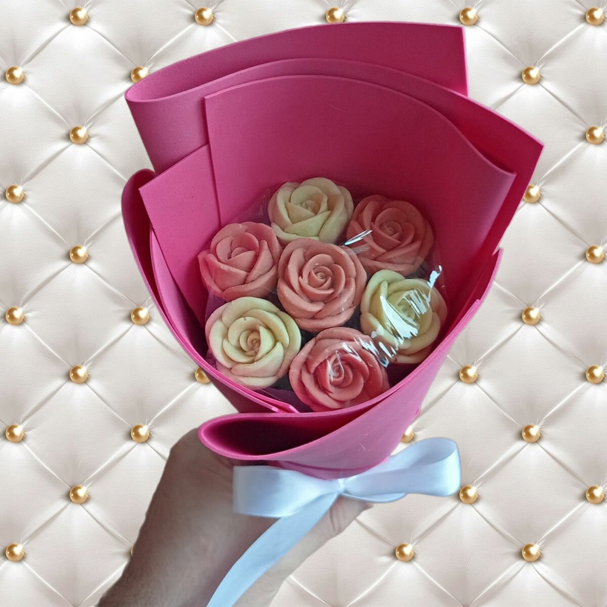 ShokoTrendy Сладкий букет из конфет шоколадные розы 7 шт розовый