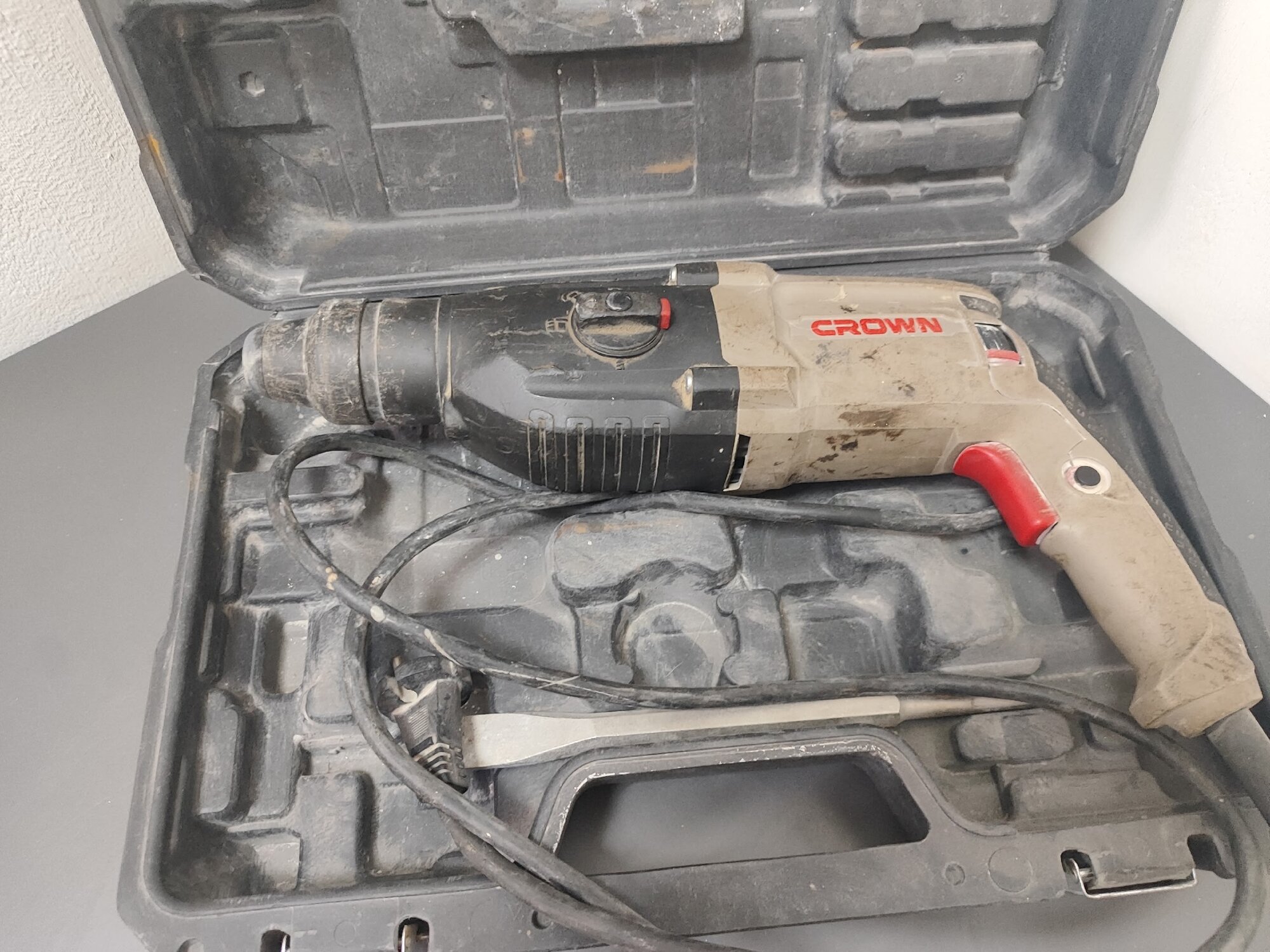 Перфоратор CROWN CT18183 BMC, Мощность 800 Вт, Энергия удара 3,2 Дж