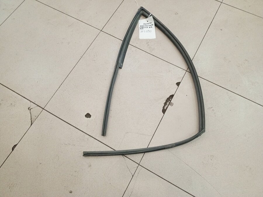 Уплотнитель стекла двери передней правой от Chevrolet Lacetti J200 2003-2013