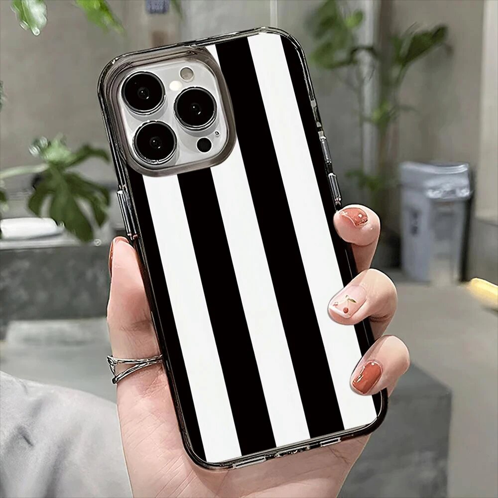 Чехол для iPhone 17 Pro Max в черную полоску
