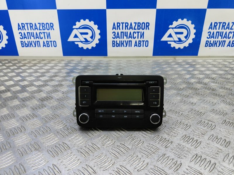 Б/У Магнитола Volkswagen Polo 5 MK5 / Фольксваген Поло 5 MK5 1.6 CFN 105 Л.С. седан 2011