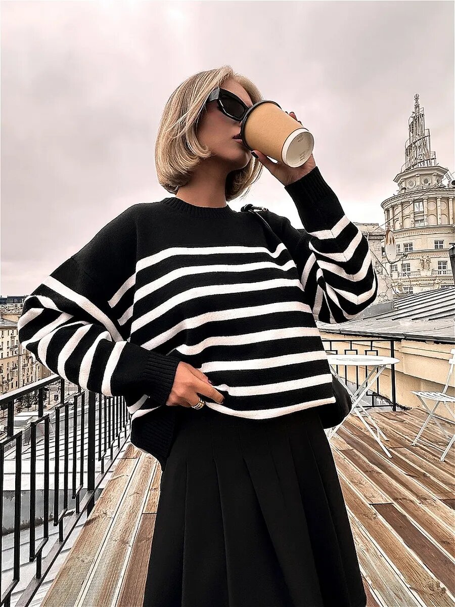 Джемпер Объемный базовый свитер кофта