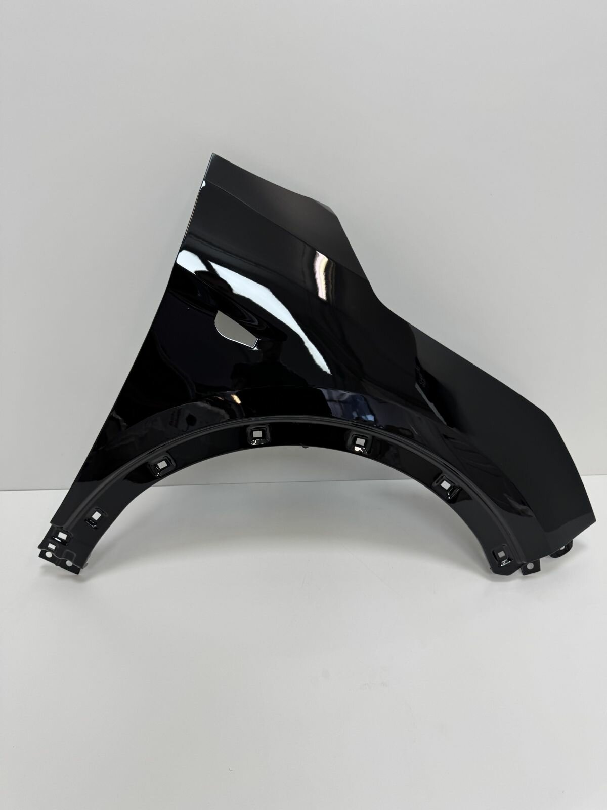 Крыло переднее правое под повторитель в цвет для Хендай Крета 2015 - 2020 г. MZH - черный