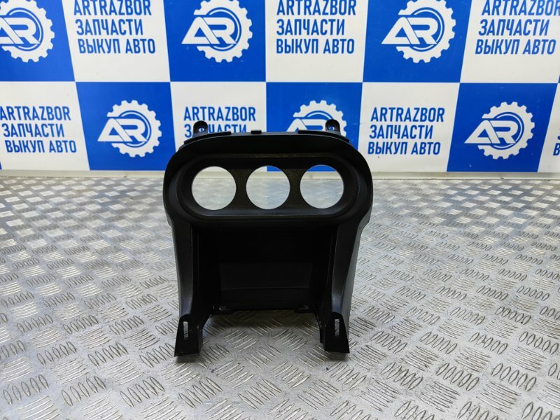 Б/У Накладка центральной консоли Mitsubishi Lancer 10 CY / Мицубиши Лансер 10 CY 1.5 4A91 109 Л.С 2007