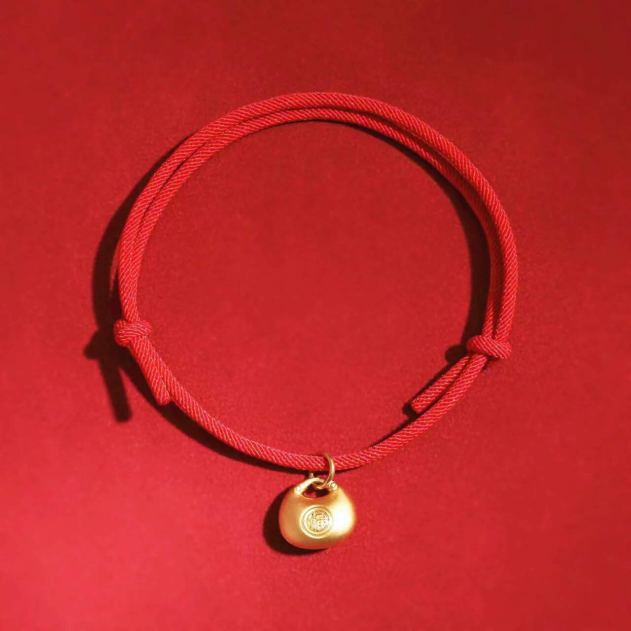 Кошачий ошейник с символом изобилия и традиционной красной лентой, регулируемый для маленьких кошек до 7 кг, аксессуар