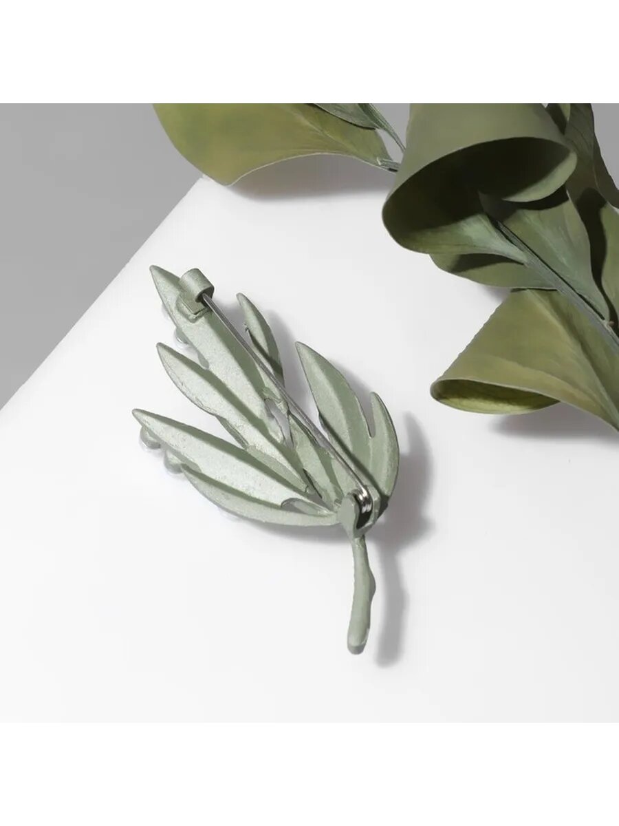 Брошь, эмаль, пластик