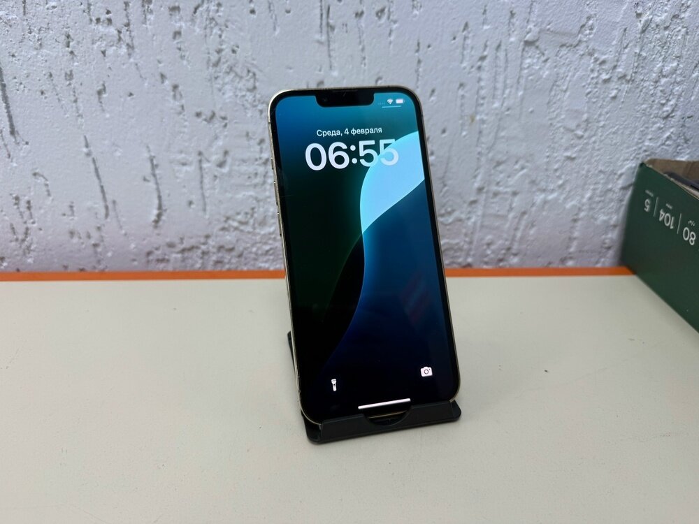 Смартфон Apple iPhone 13 Pro, OLED, 128GB, NFC, 6ГБ, золотистый, б/у, уценка