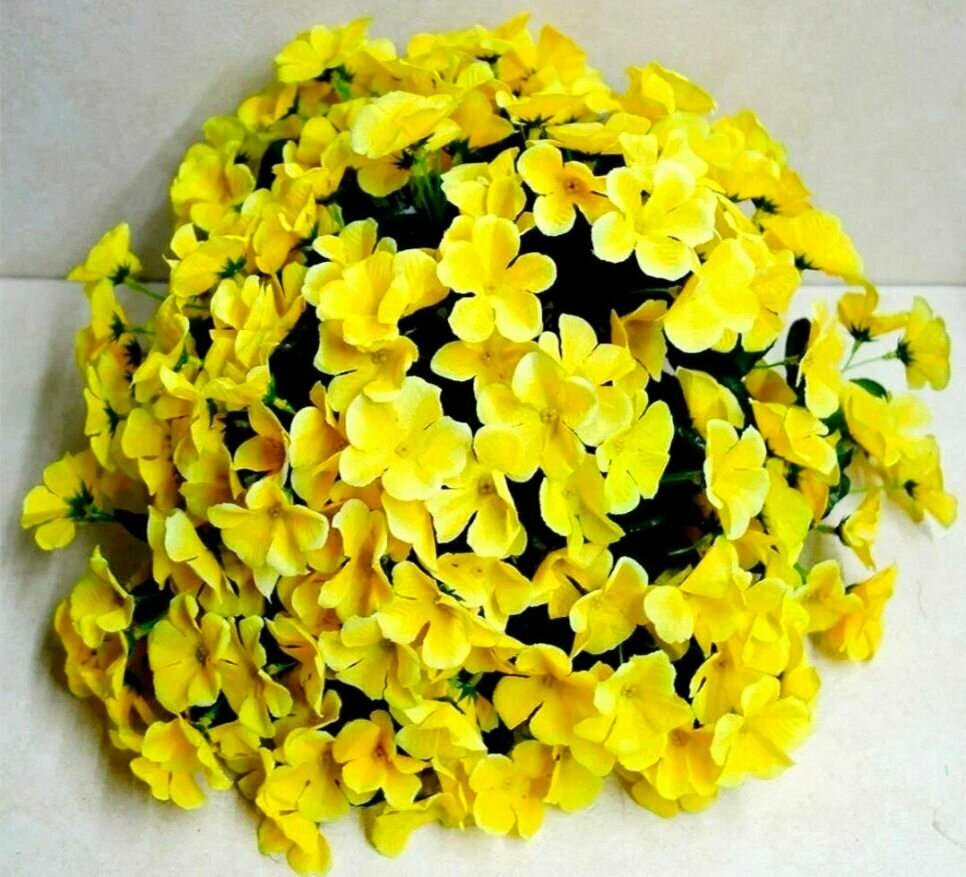 Фиалка "Искусственная" на подставке , куст фиолетовых фиалок