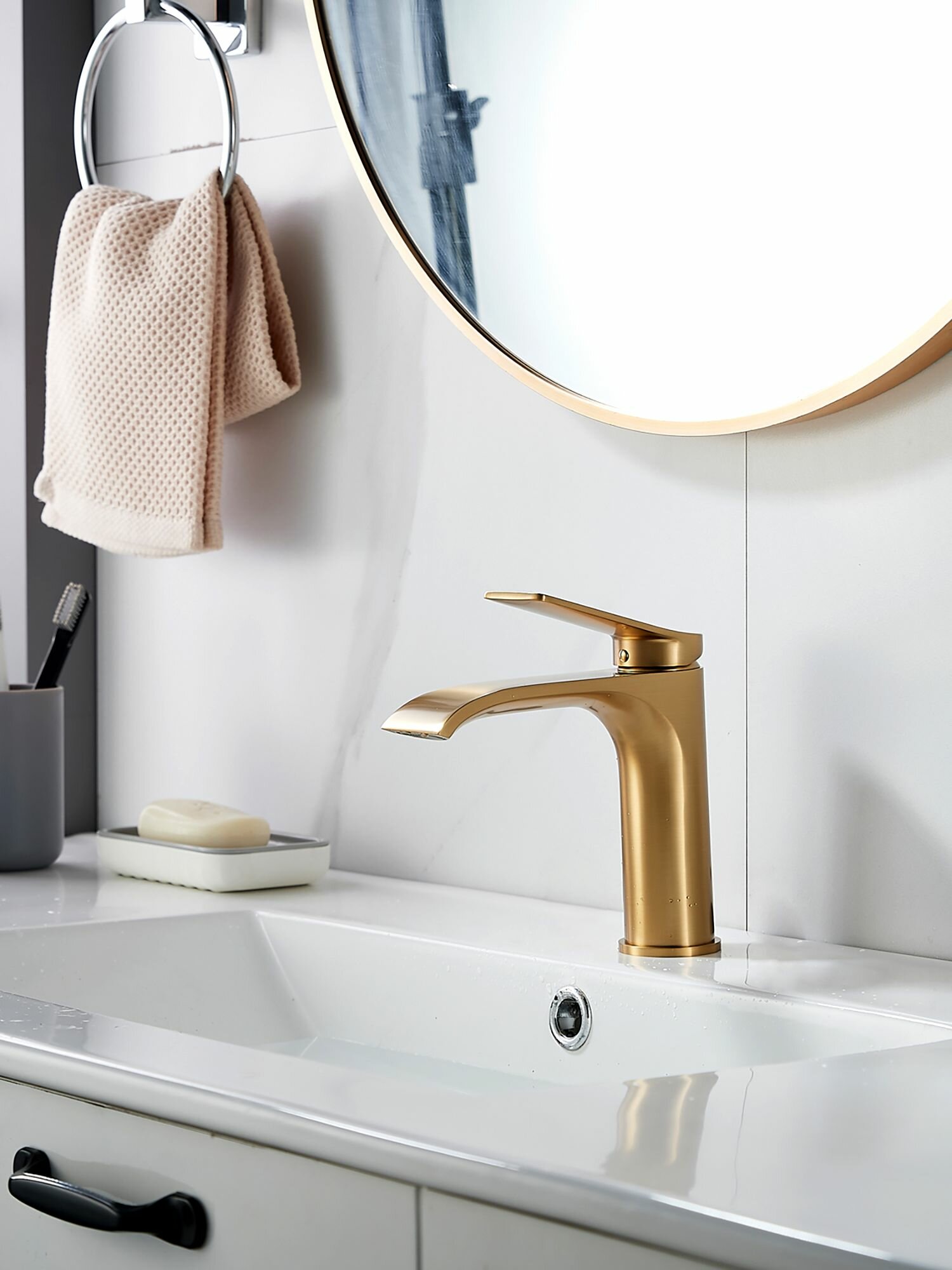 Смеситель для раковины умывальника в ванну Shevanik S4101G