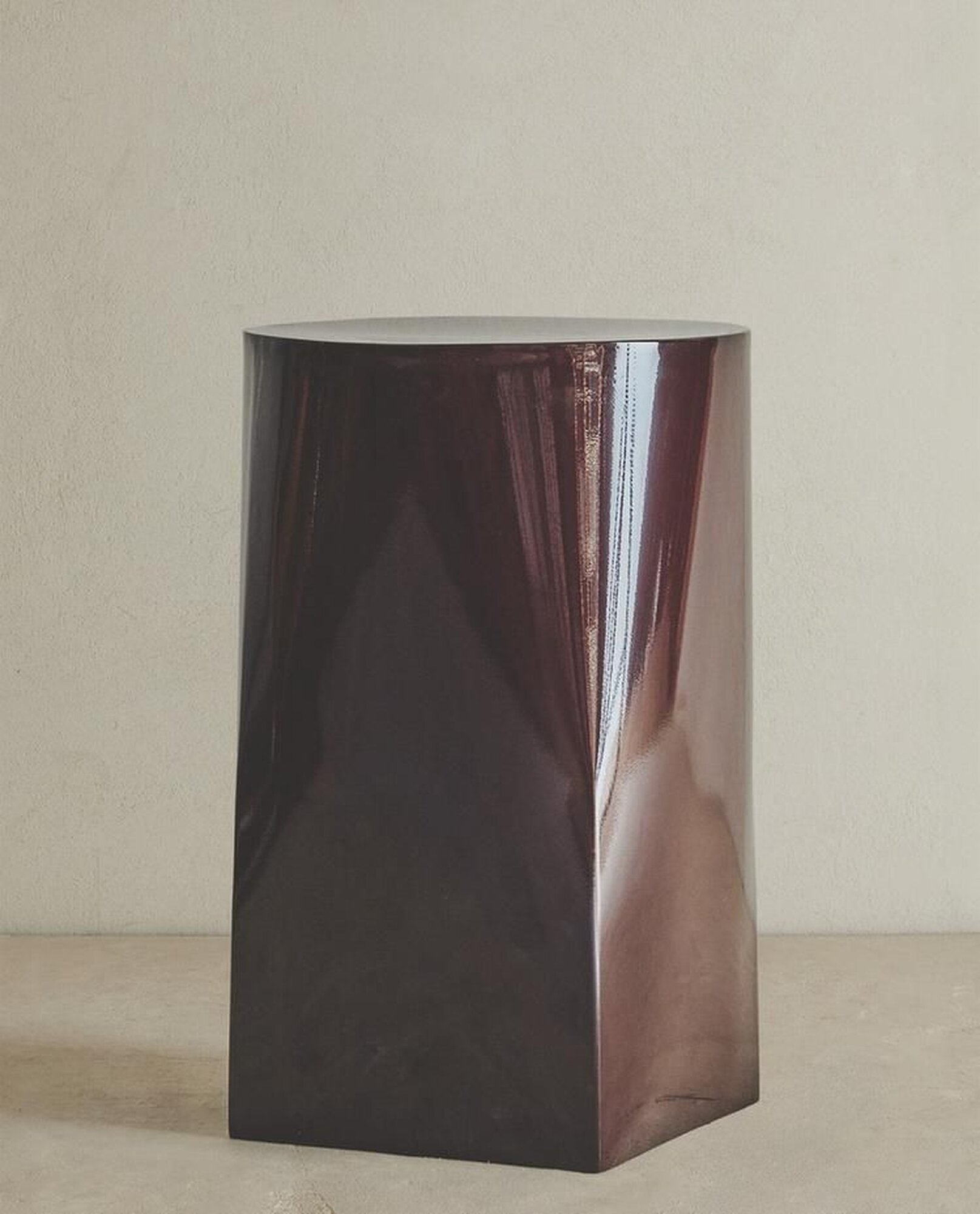 Приставной стол ZARA HOME 8390/073/660 - из нержавеющей стали, цвет бордовый, 46 x 30 x 30 см