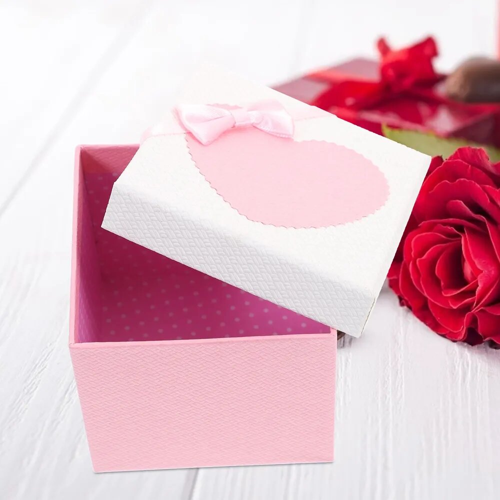 Комплект из 3 розовых квадратных коробок из бумаги с крышками для праздничного декорирования
