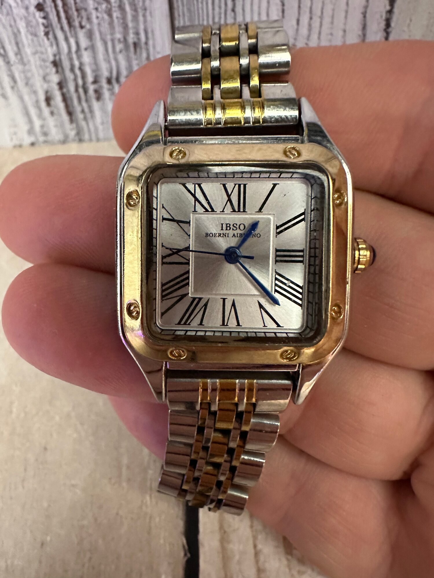 Часы наручные Ibso женские винтажные кварцевые на браслете стильные