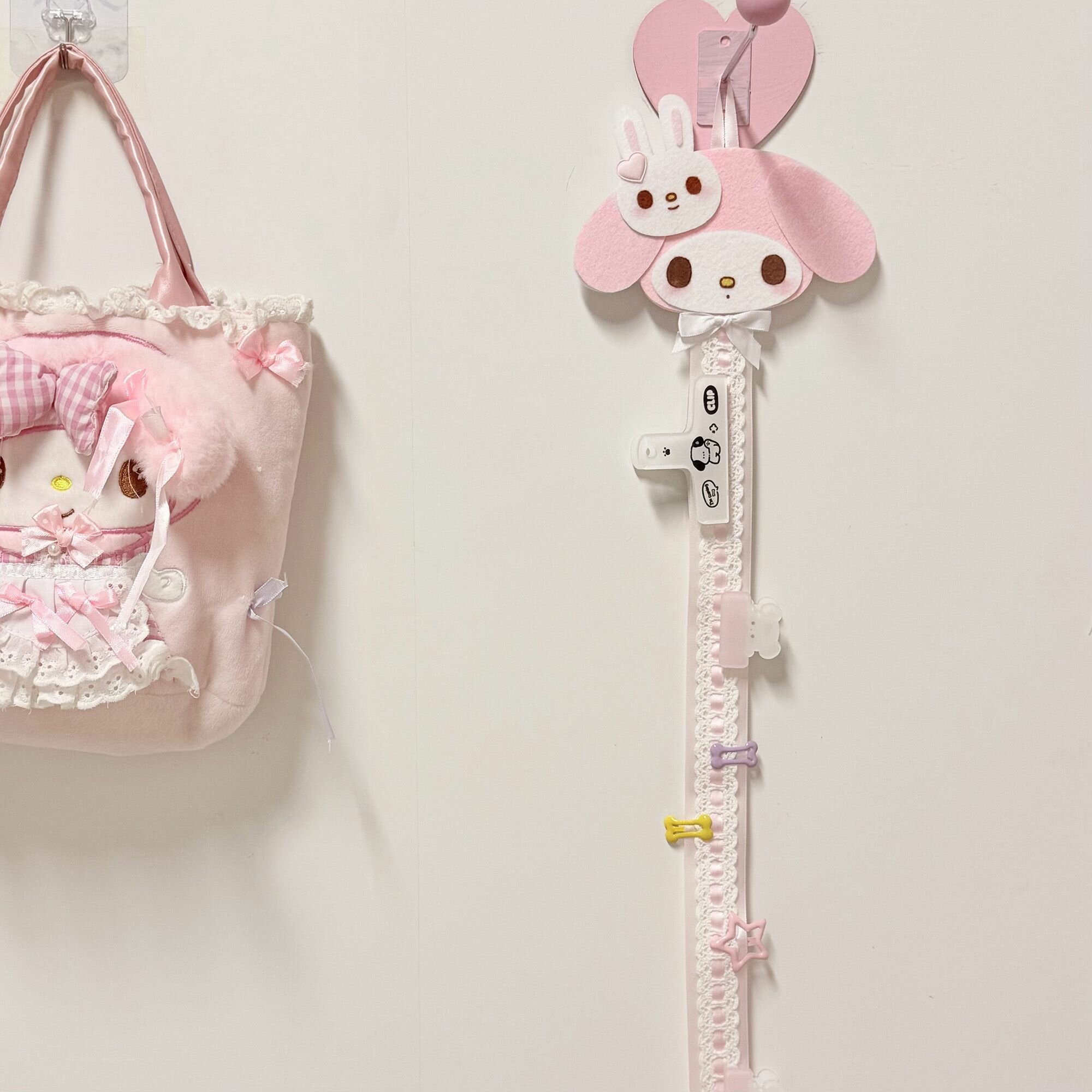 Новый милый и стильный настенный держатель для заколок в виде ягненка, не требующий сверления, для украшения комнаты и использования в общежитии.