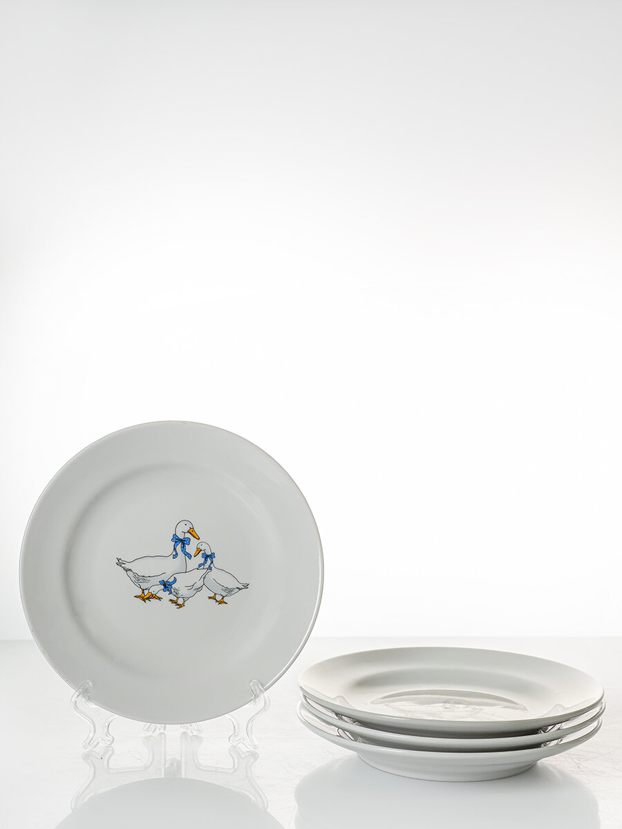 Набор фарфоровых тарелок мелких 175 мм. "Гуси" новые, гладкий край, Дулево 4 шт.