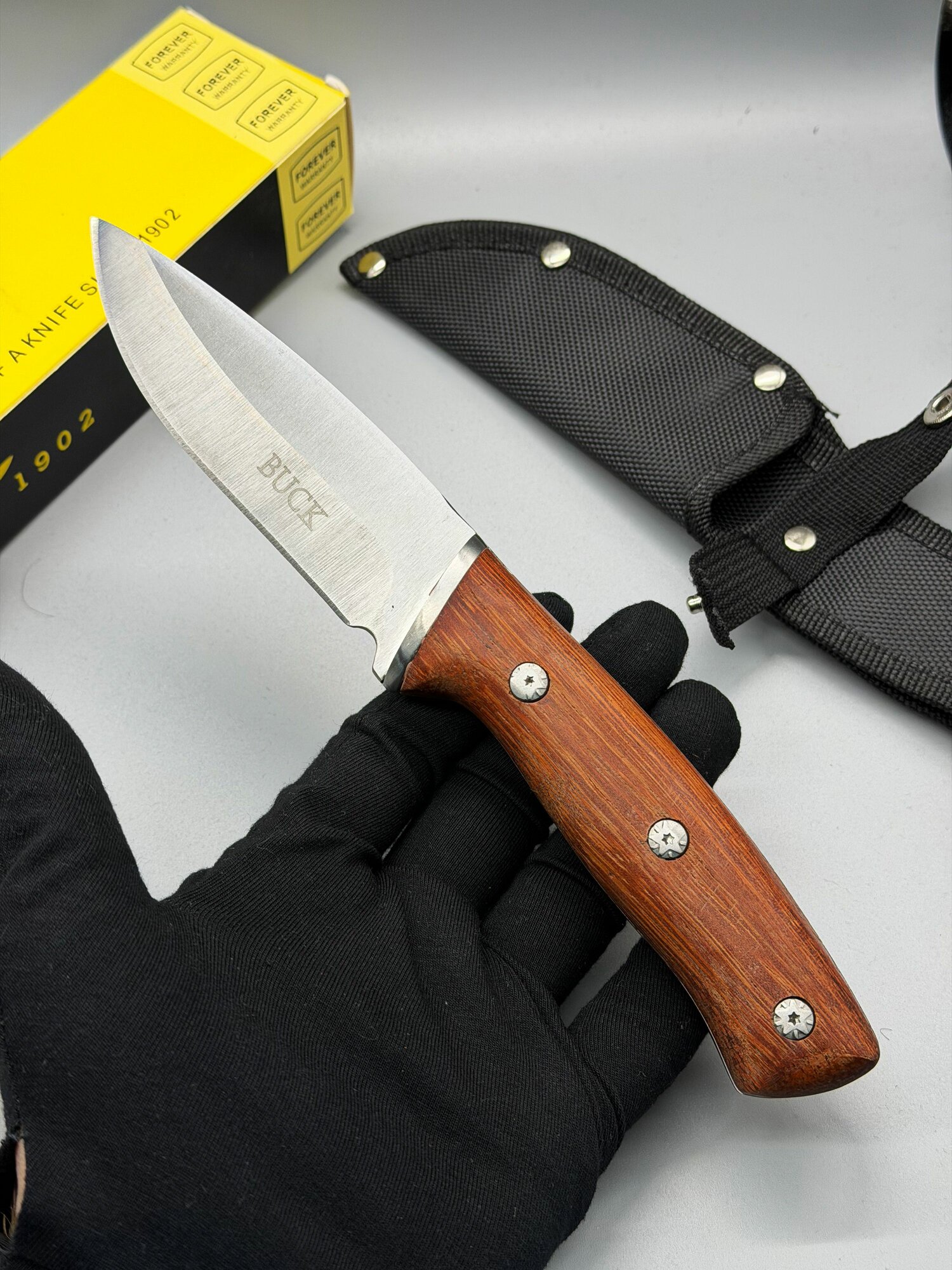 Нож Buck туристический с фиксированным клинком