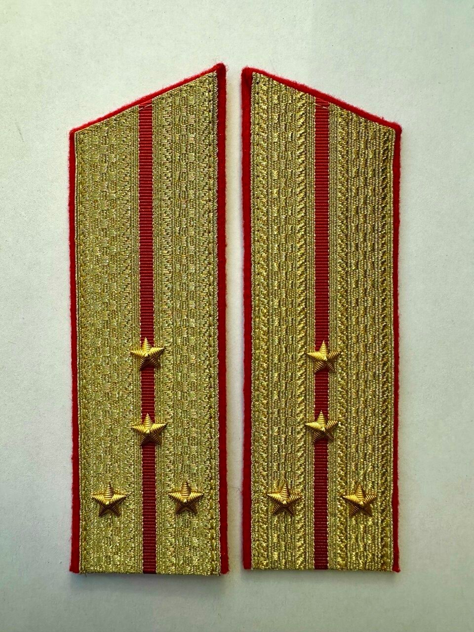 Погоны Общевойсковые парадные золотые скос Капитан