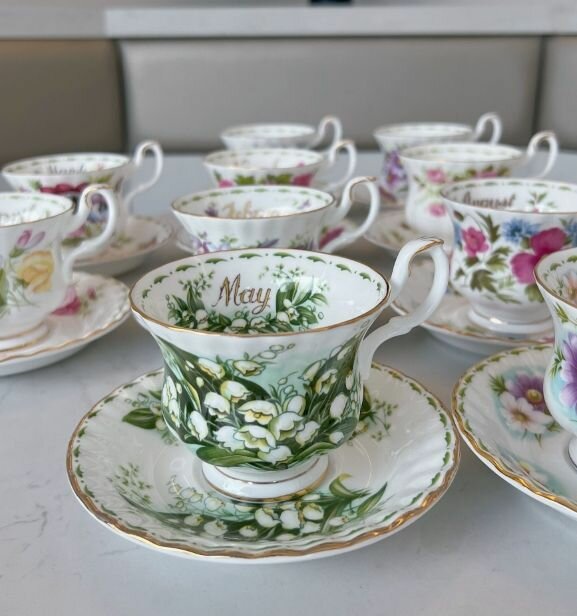 Чайная пара Royal Albert. Серия "Цветок месяца". Англия. Костяной фарфор. Клеймо 70-е гг. Сузуран в мае