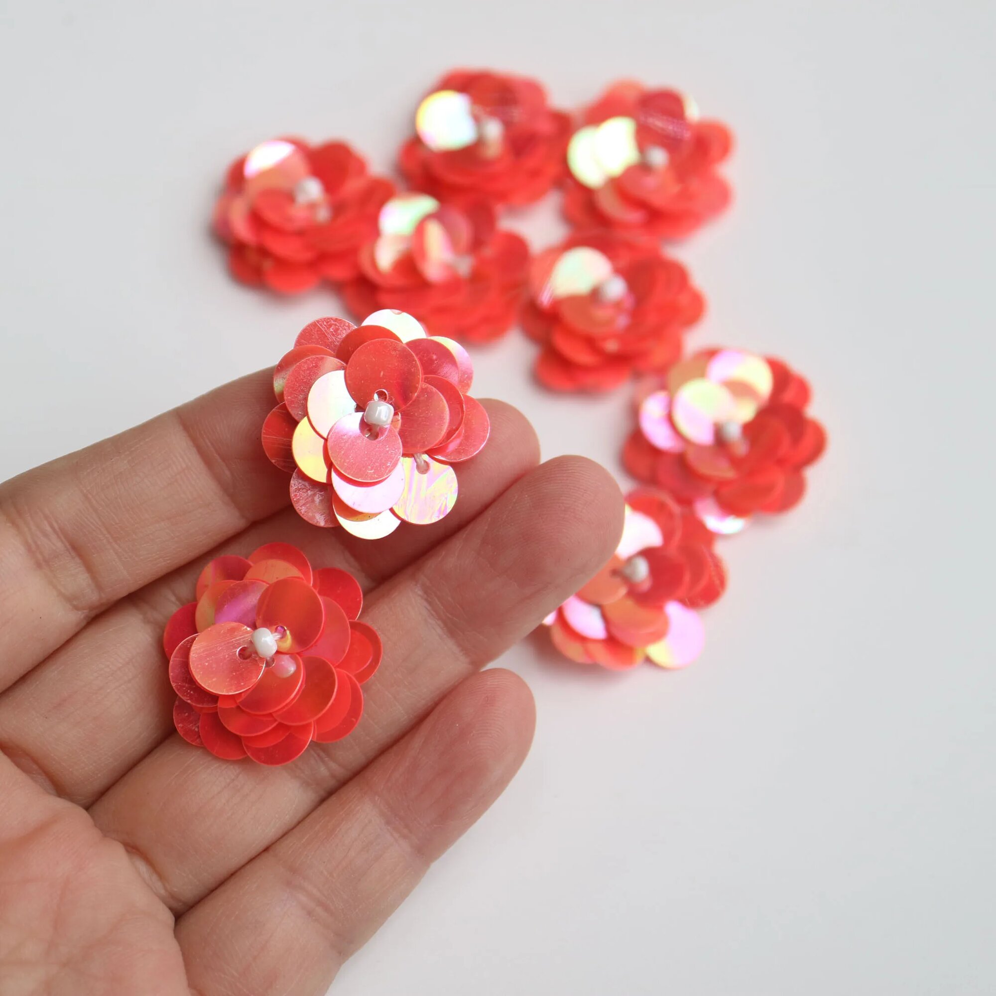 Нашивки OKNOW с цветами и бисером 10 шт 2.5cm red