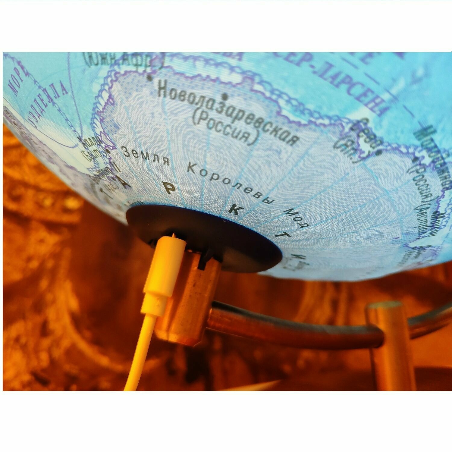 Глобус Земли Globen физико-политический, рельефный, 320мм, на дерев. подставке, подсветка от USB