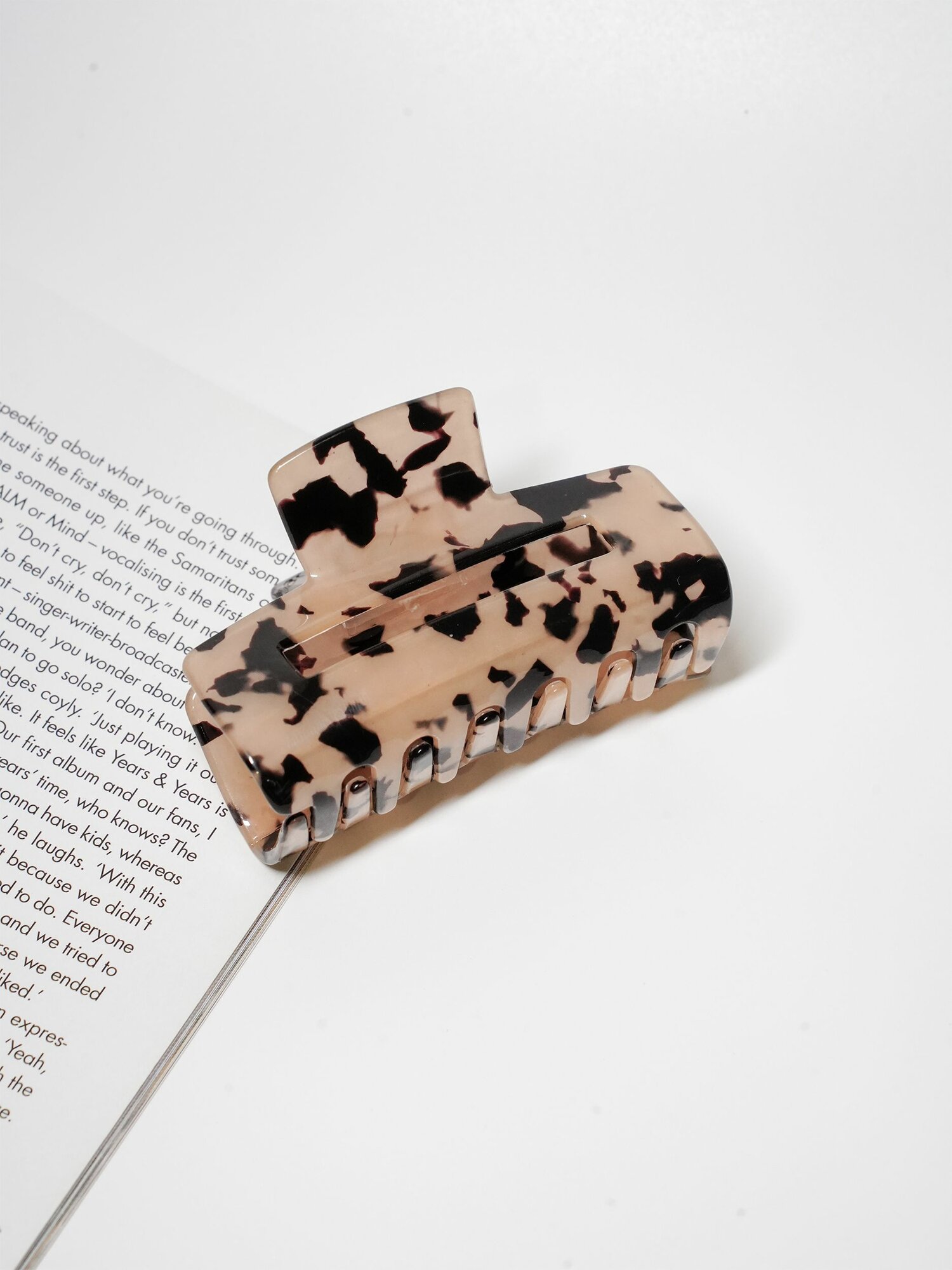 Зажим заколка краб для волос женская (аксессуар для красивого закалывания волос), глянцевый каучук 7,5 см YZ